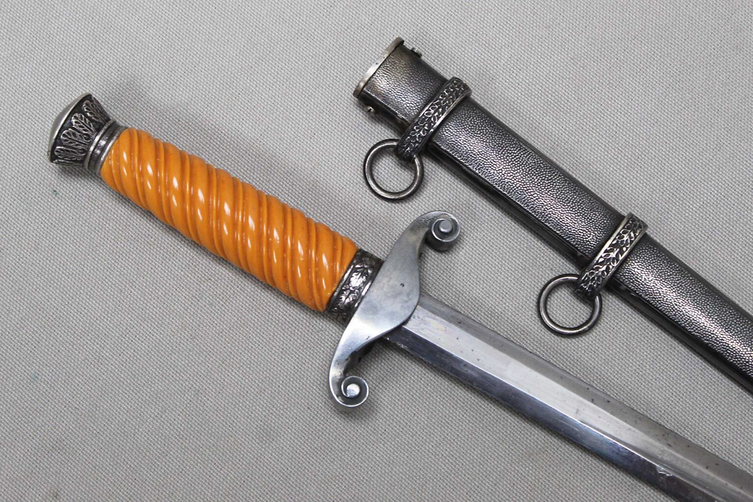 WW2 German Army Dagger . D2089 - Time Traveler Militaria