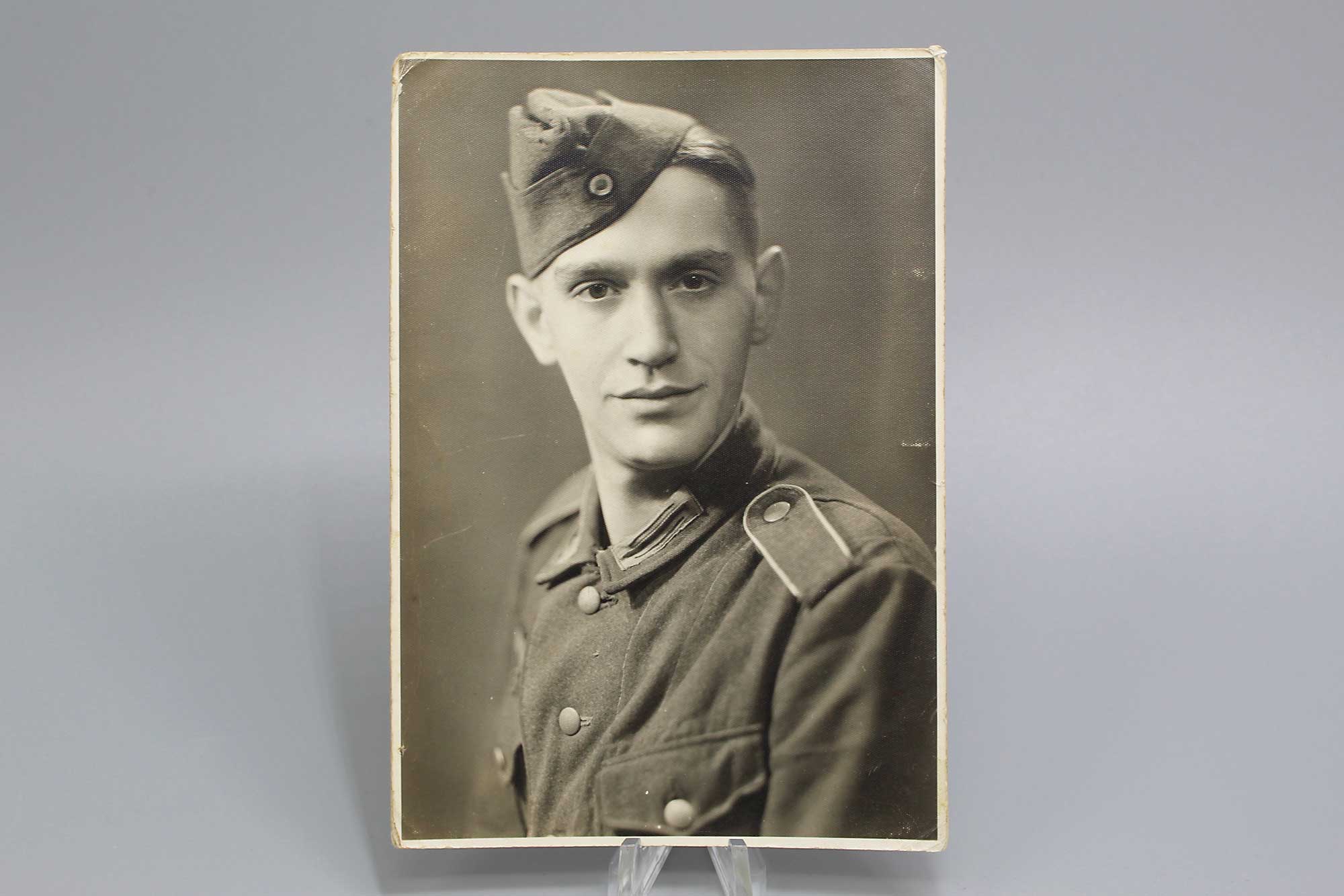 WW2 German Portrait Postcard . GD948 - Time Traveler Militaria