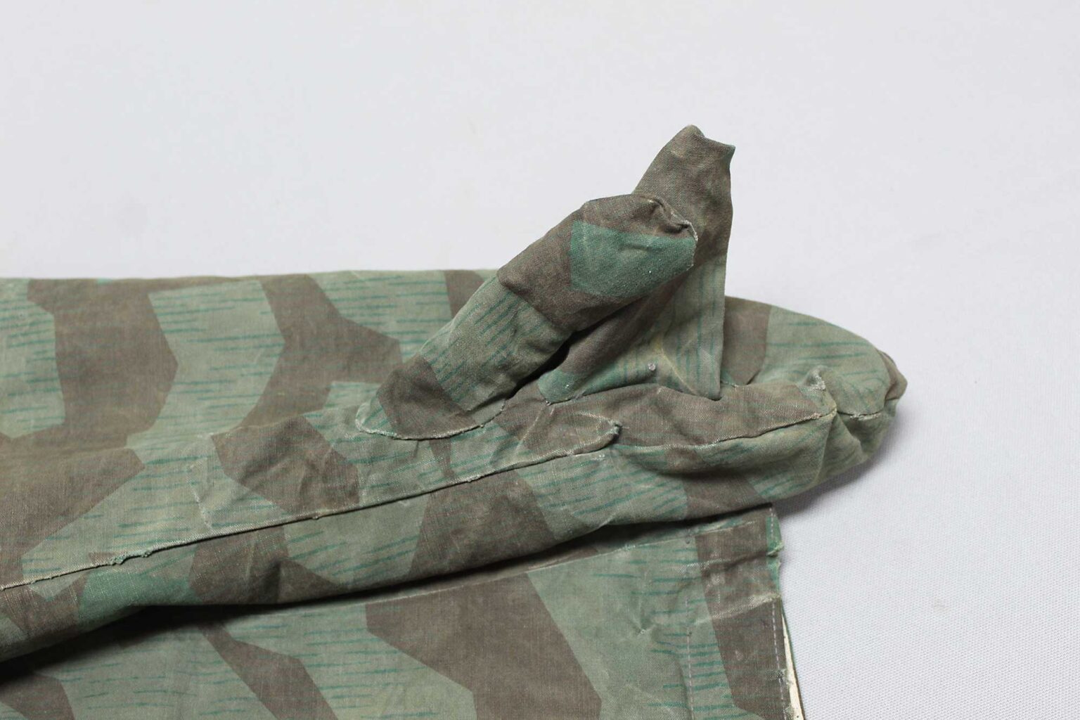 WW2 German Splinter Camo Winter Mittens . EFL1888 - Time Traveler Militaria