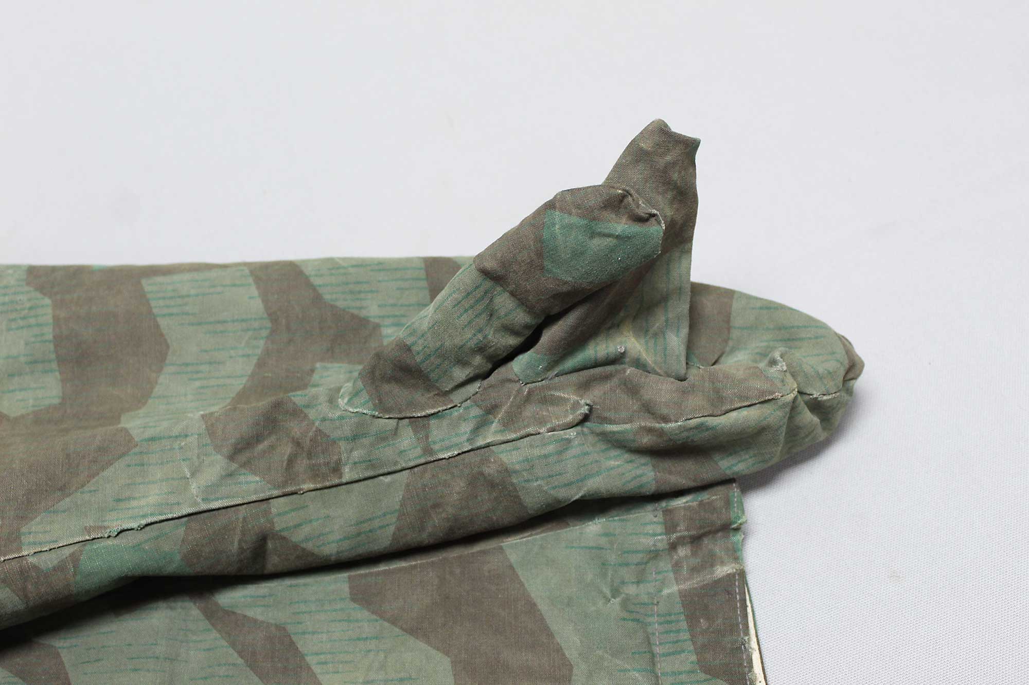 WW2 German Splinter Camo Winter Mittens . EFL1888 - Time Traveler Militaria