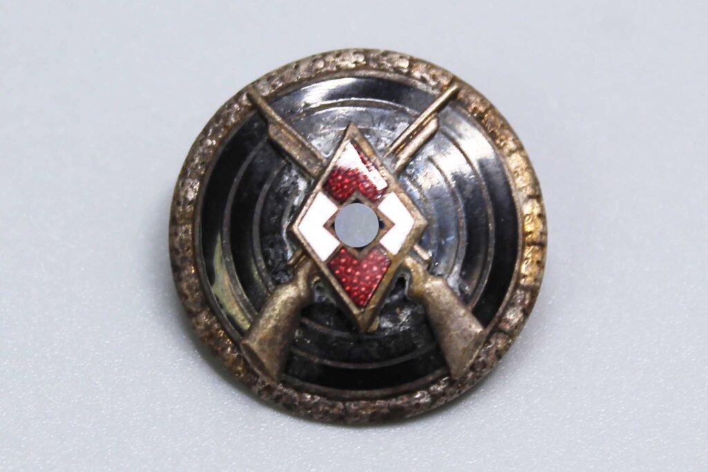 WW2 German HJ Sharpshooter Pin M1/102 . PIN3013 - Time Traveler Militaria
