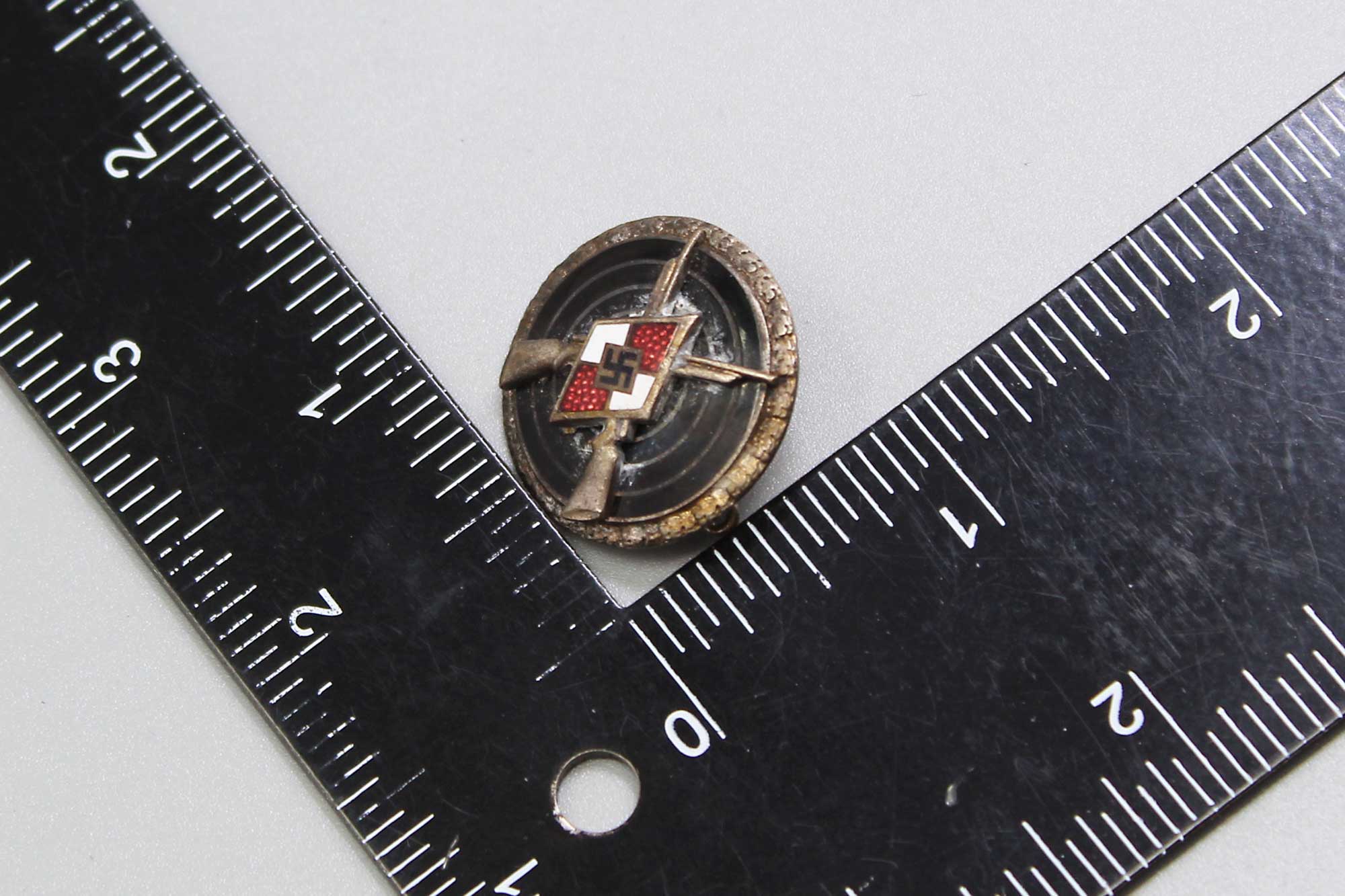 WW2 German HJ Sharpshooter Pin M1/102 . PIN3013 - Time Traveler Militaria
