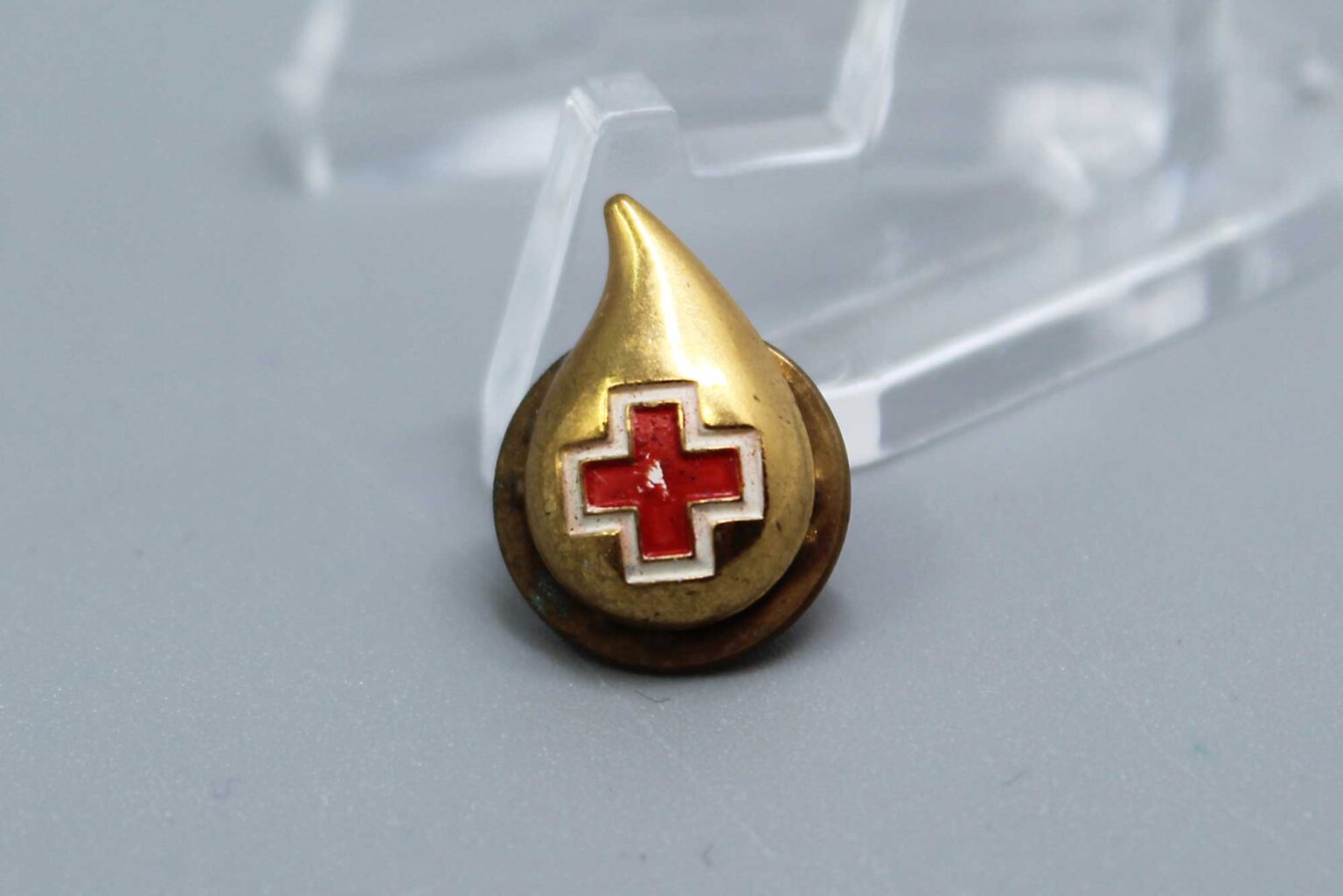 Vintage Red Cross Blood Drop Donation Pin . FLU4720 - Time Traveler ...