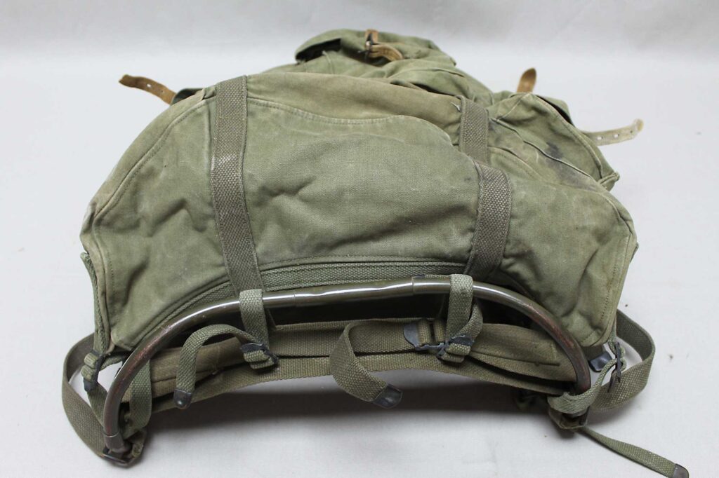 US Army Mountain Troops Backpack w/Metal Frame M1951 . FLU3787 - Time ...