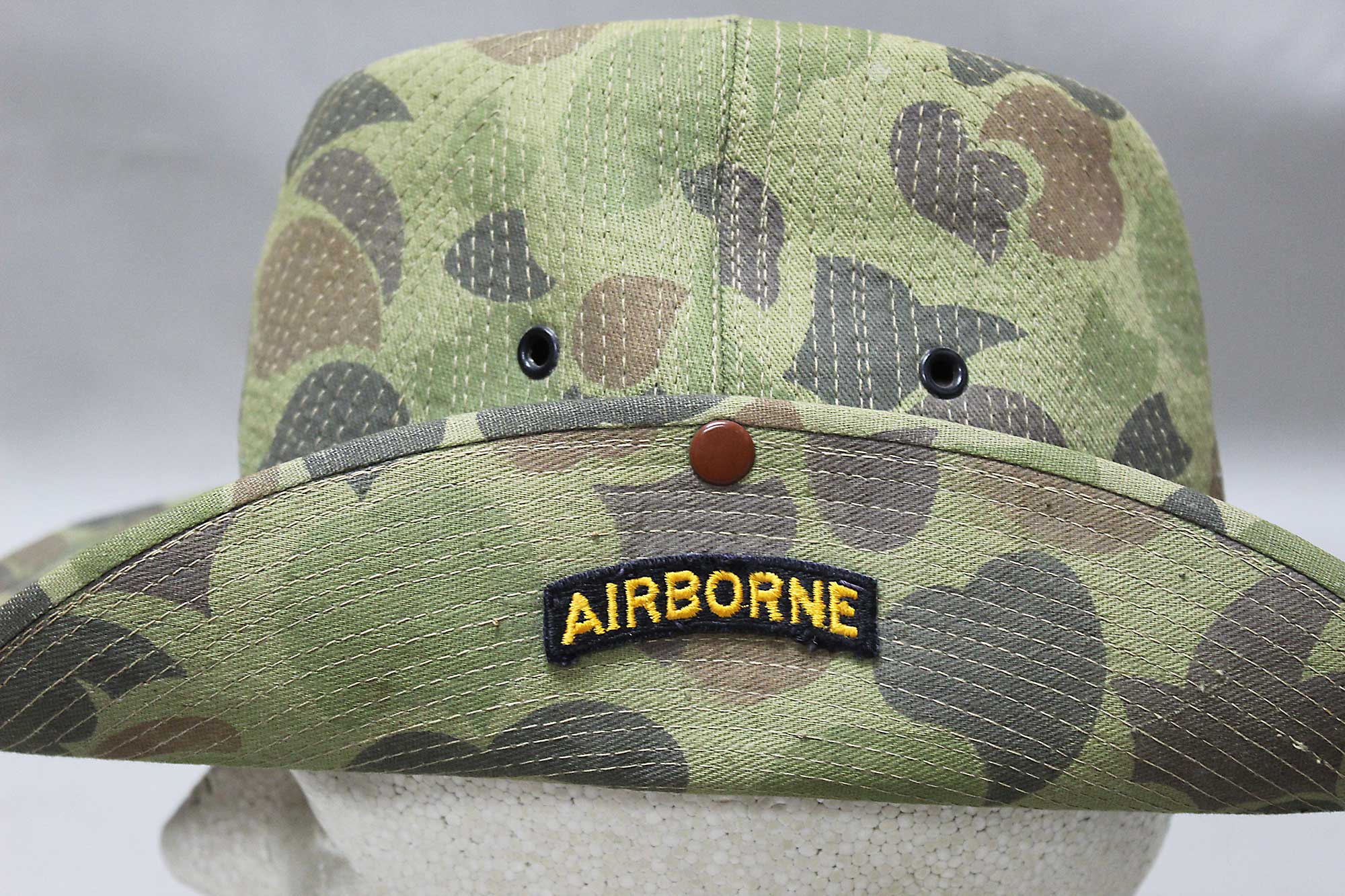US Camo Cowboy Cap Airborne . HU1189 - Time Traveler Militaria