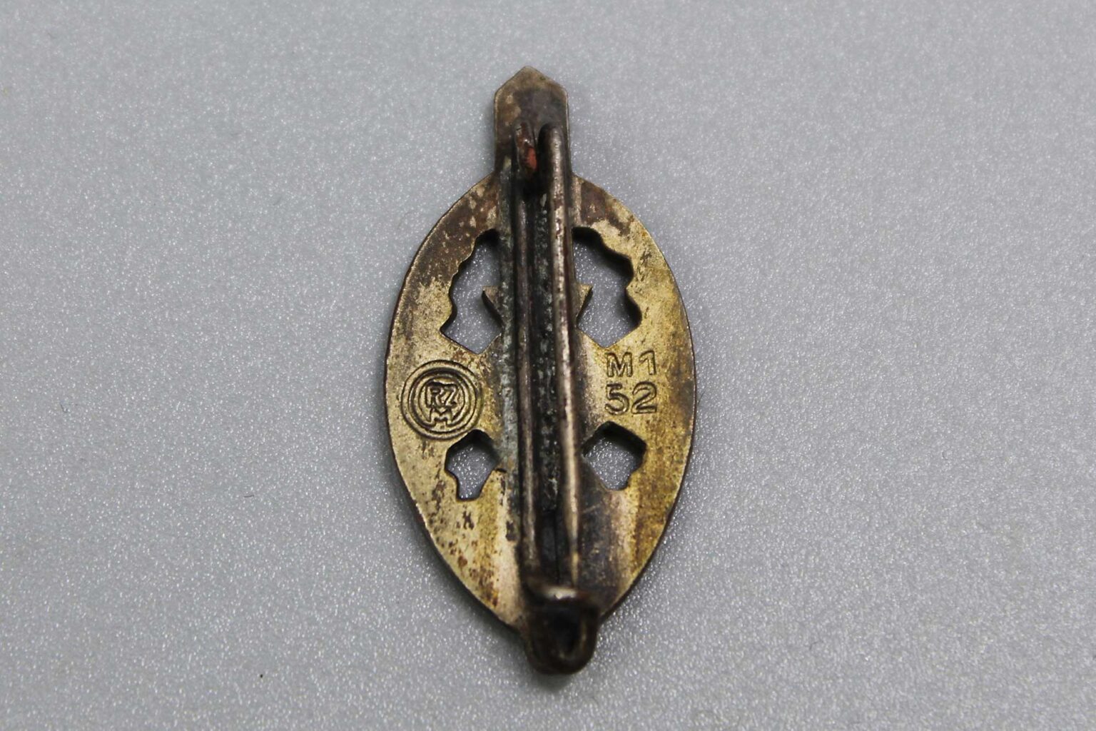 WW2 German NSKOV Members Pin - M1/52 . PIN3786 - Time Traveler Militaria