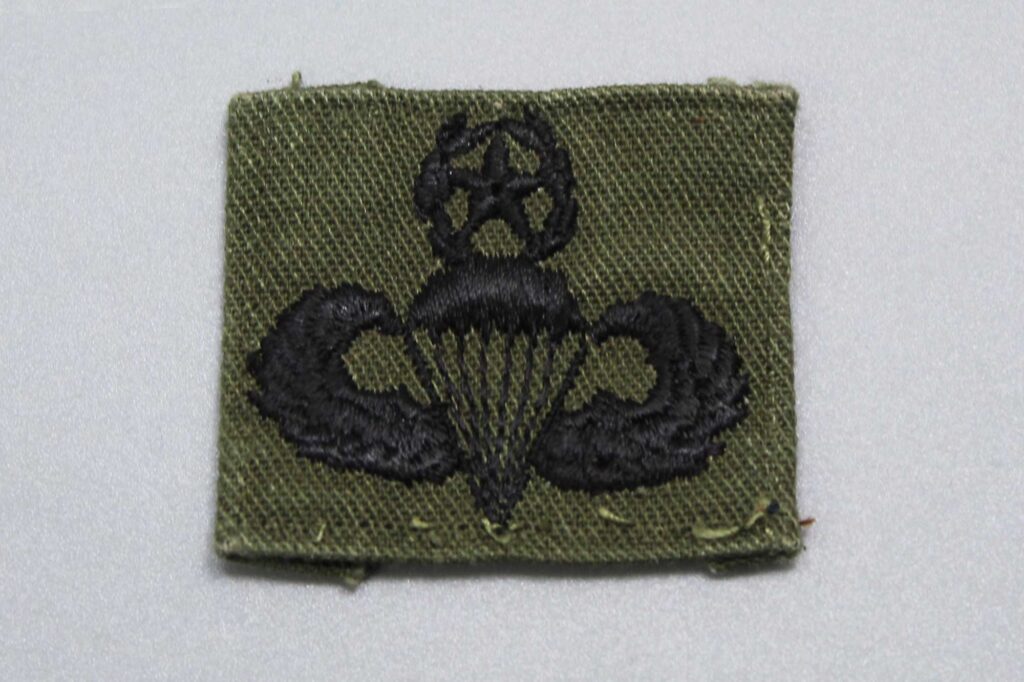 US Army Master Parachutist Badge Cloth Insignia . USP1285 - Time ...