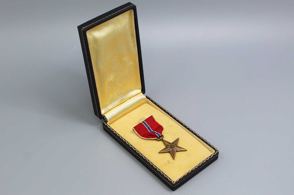 US Bronze Star Medal in Navy Case - Named . YMU3023 - Time Traveler ...