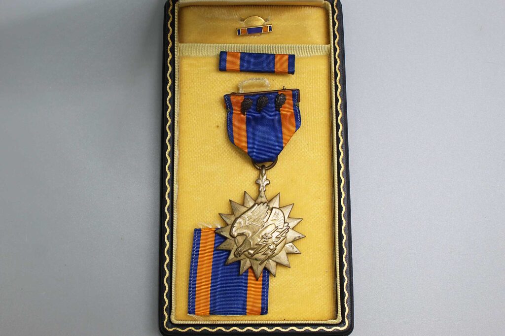 US Early WW2 Air Medal in Case . YMU3027 - Time Traveler Militaria