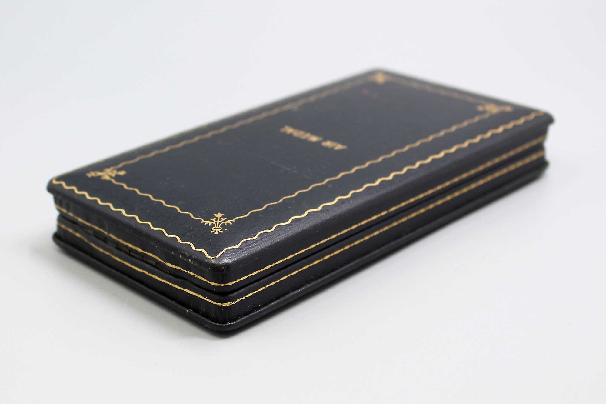 US Early WW2 Air Medal in Case . YMU3027 - Time Traveler Militaria