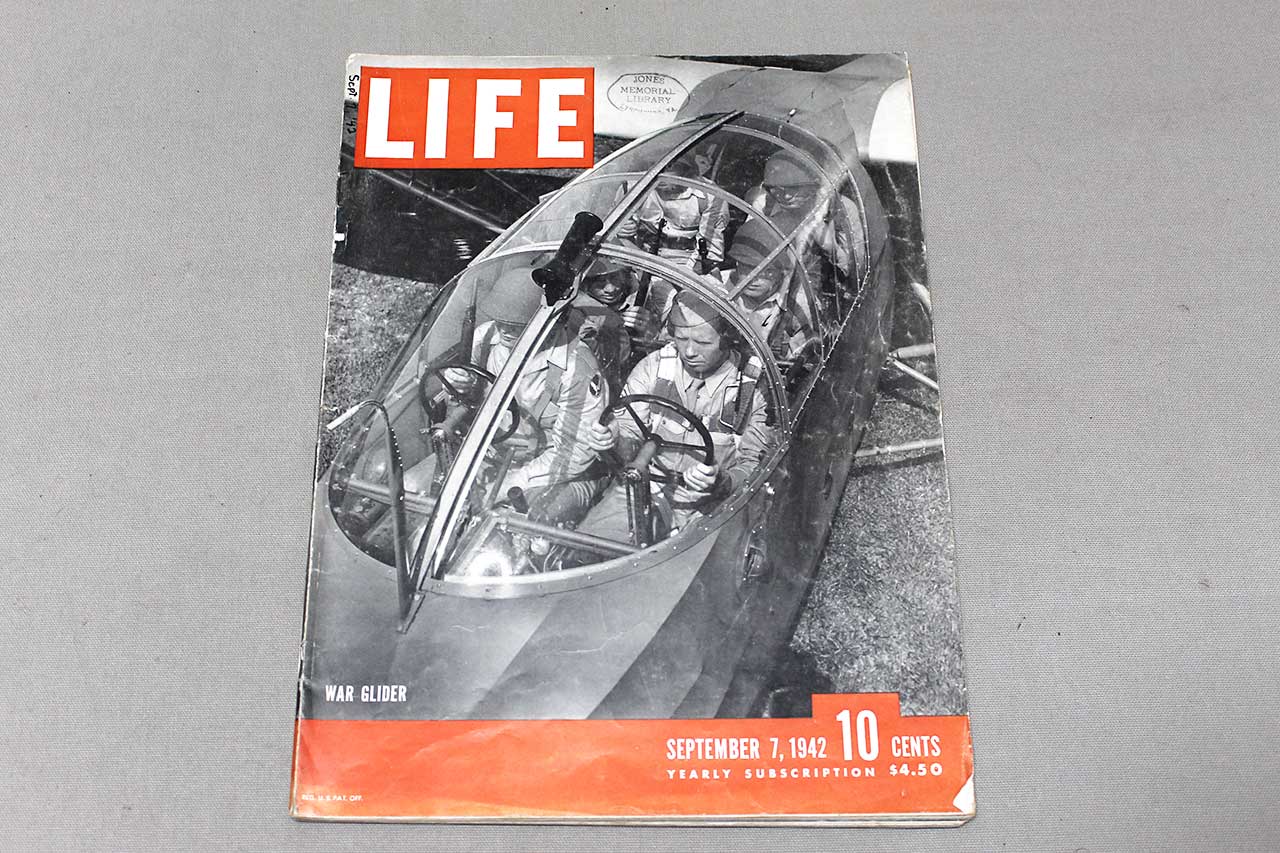 Life Magazine September 7 1942 . BOOK194 - Time Traveler Militaria