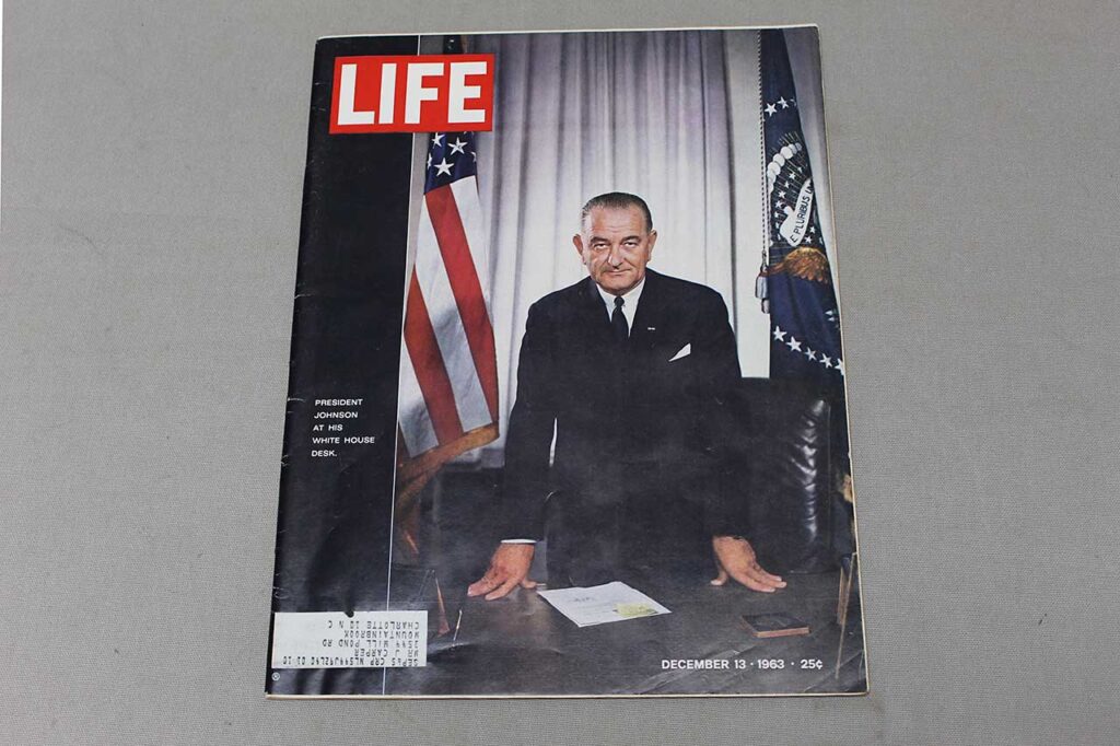 Life Magazine December 13 1963 . BOOK197 - Time Traveler Militaria