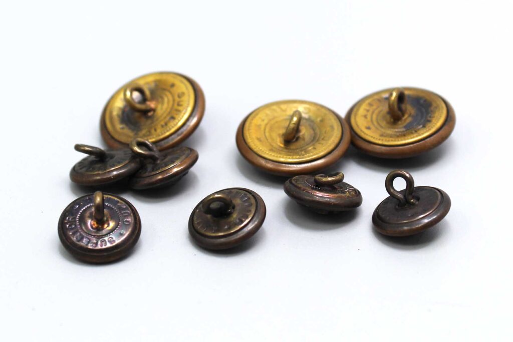 Group of Navy Buttons Mixed Sizes . FLU4770 - Time Traveler Militaria