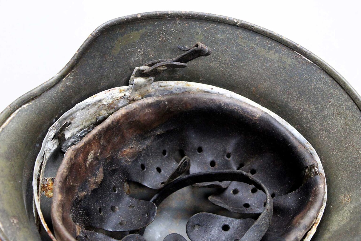 WW2 German SS Snow Camo Combat Helmet . HG4089cxa - Time Traveler Militaria