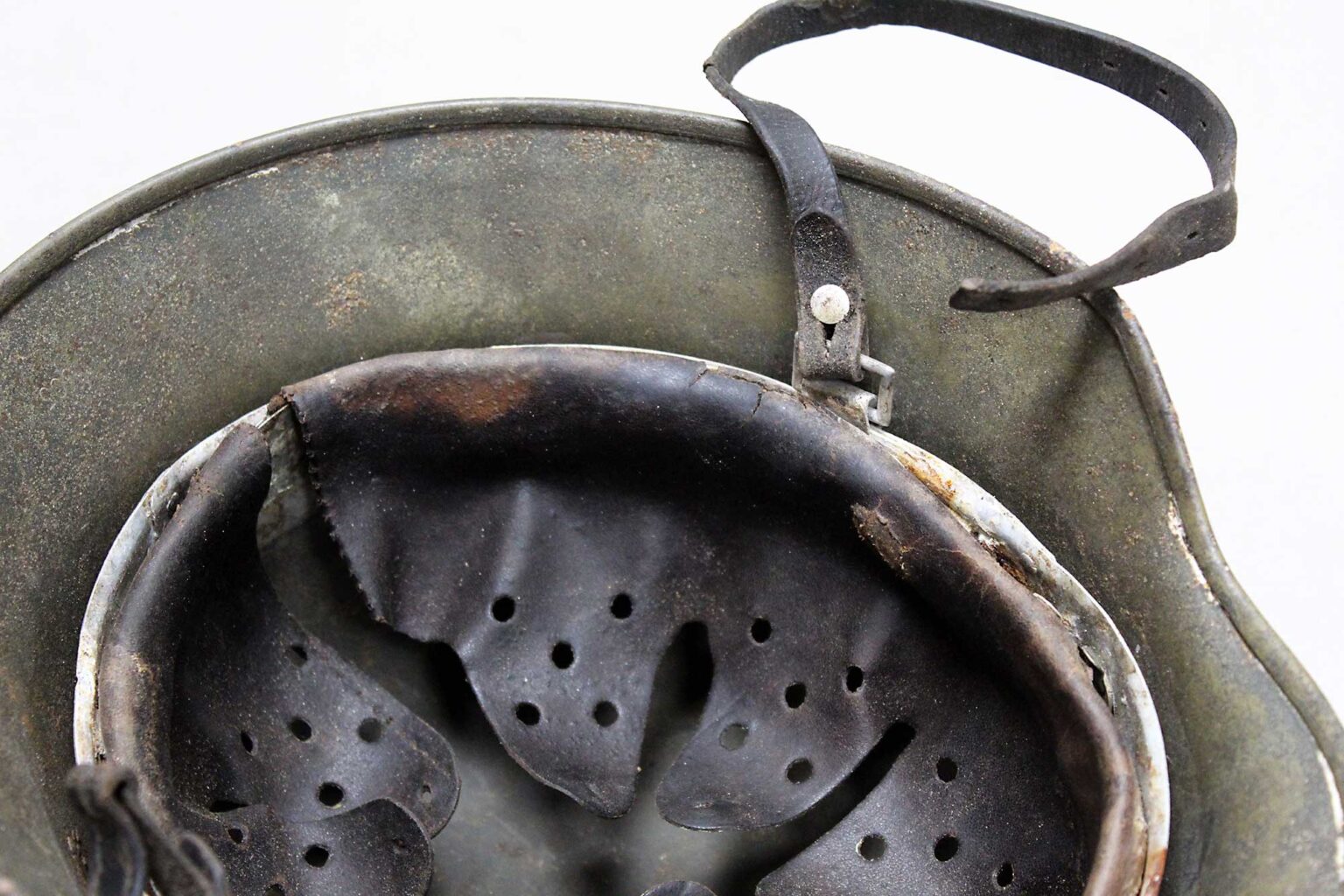 WW2 German SS Snow Camo Combat Helmet . HG4089cxa - Time Traveler Militaria