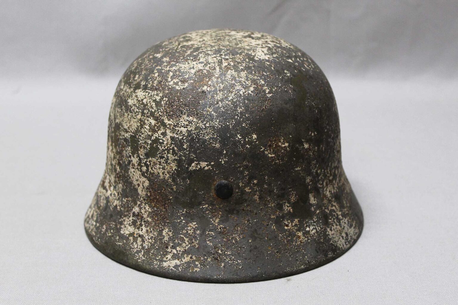 WW2 German SS Snow Camo Combat Helmet . HG4089cxa - Time Traveler Militaria