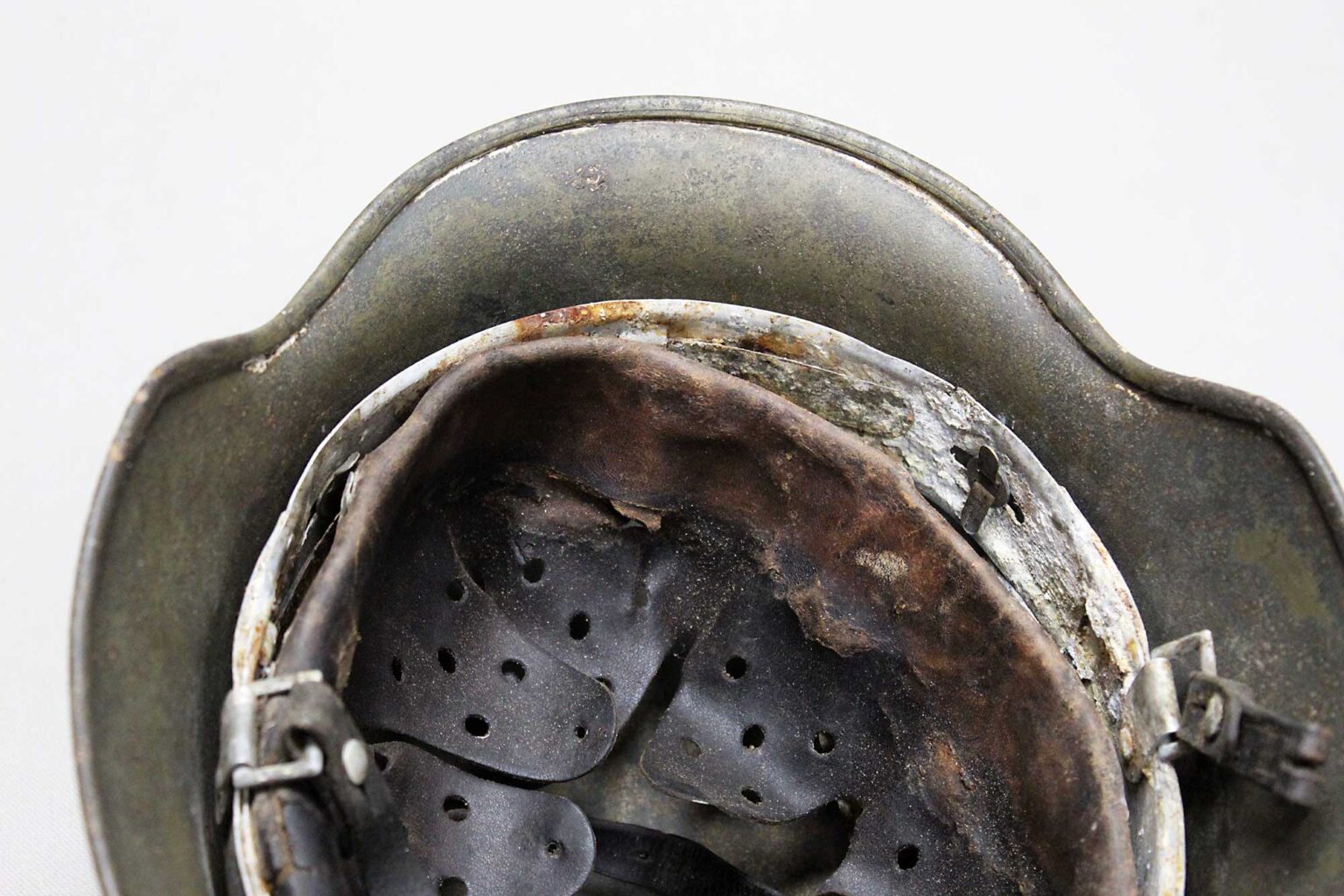 WW2 German SS Snow Camo Combat Helmet . HG4089cxa - Time Traveler Militaria