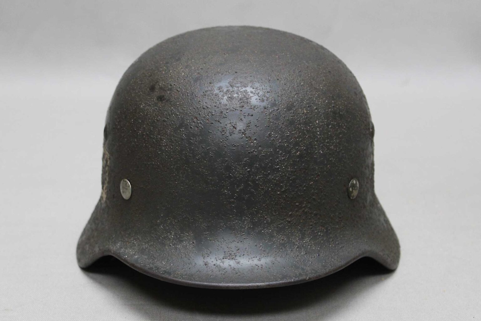 WW2 German SS Combat Helmet . HG4090cxa - Time Traveler Militaria