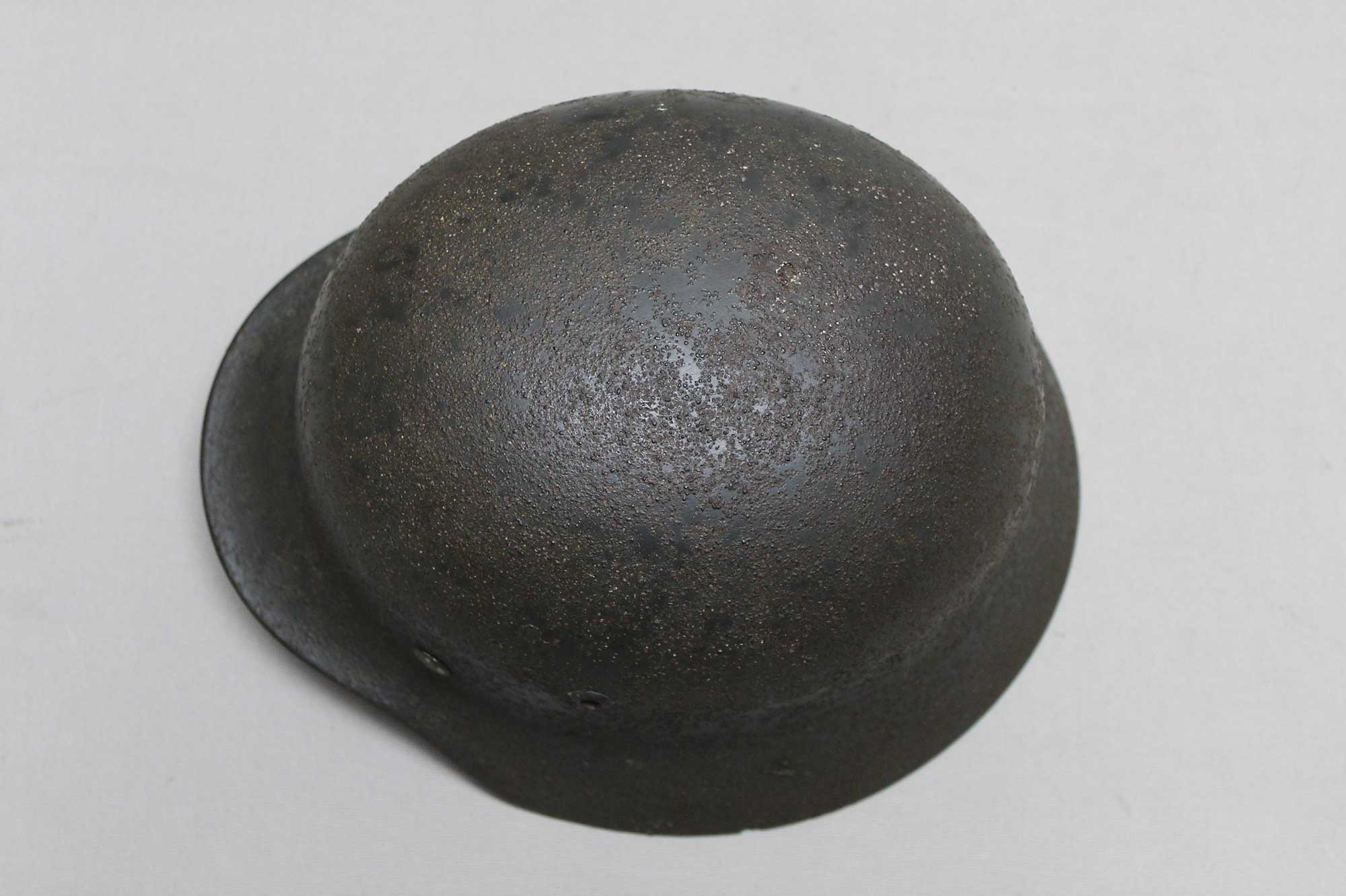WW2 German SS Combat Helmet . HG4090cxa - Time Traveler Militaria