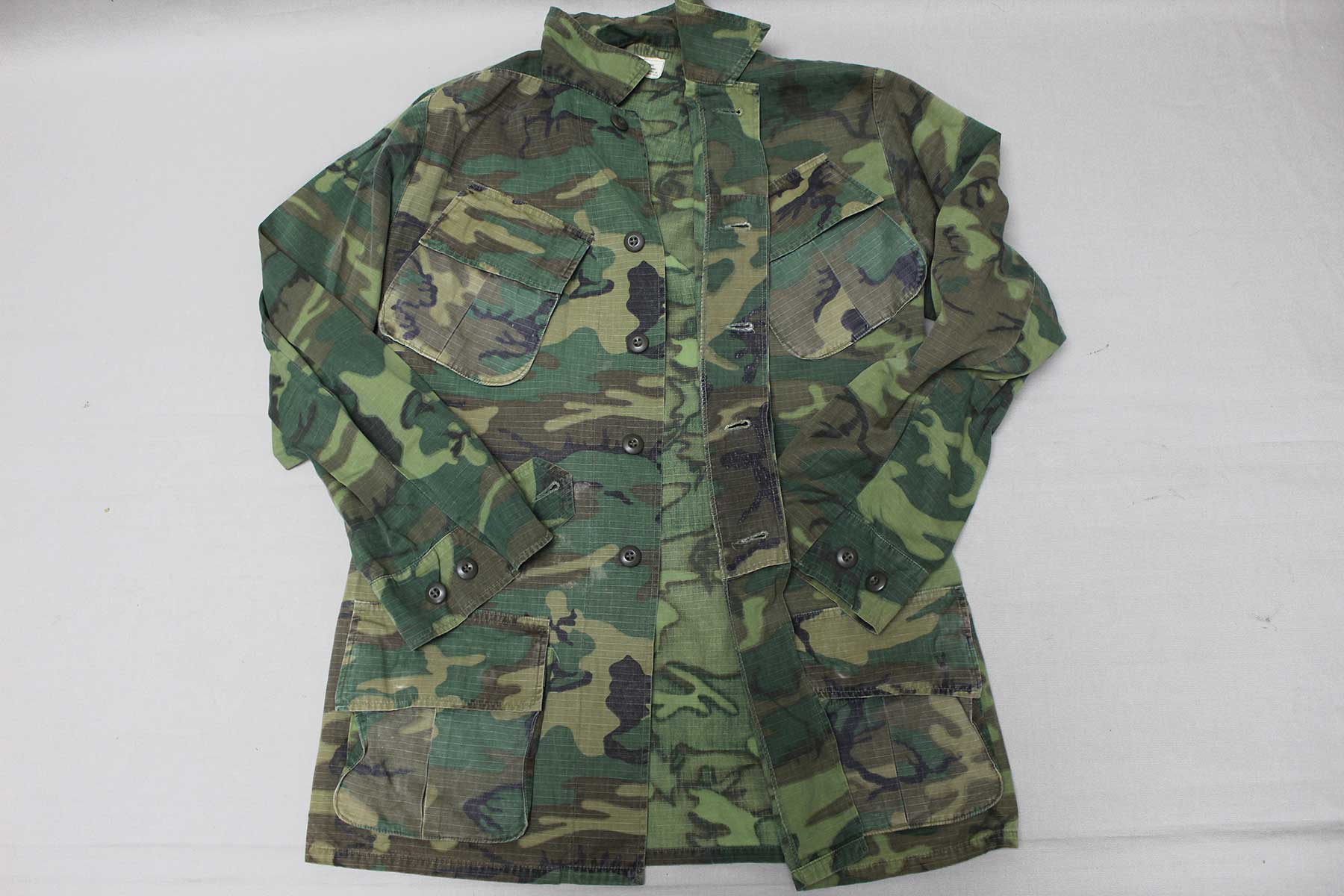 US ERDL Camo Combat Jacket - Sm-Long 70 . UA1221 - Time Traveler Militaria