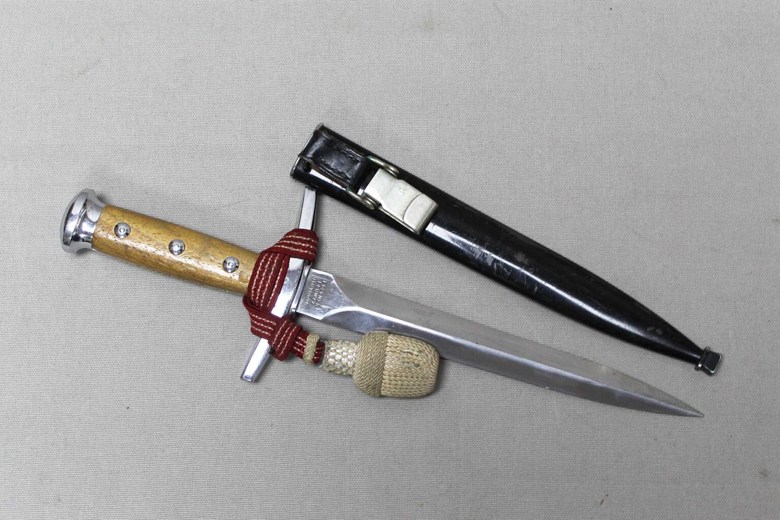 Swiss Model 1943 Army Officer Dagger . DW139 - Time Traveler Militaria