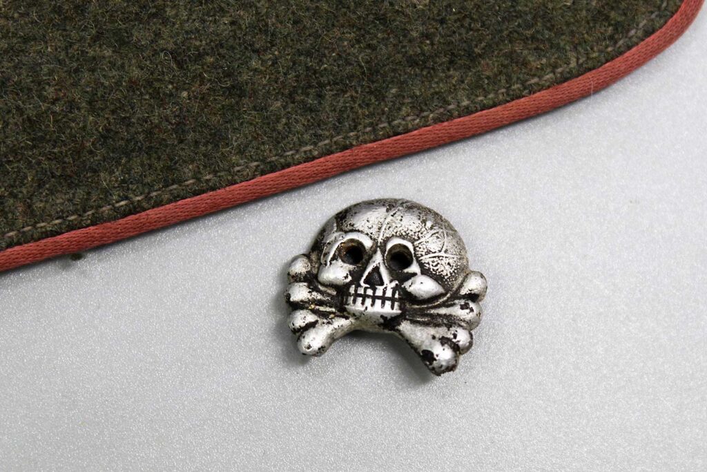 WW2 Panzer EM Shoulder Board and Panzer Skull . EFL6244cxa - Time ...
