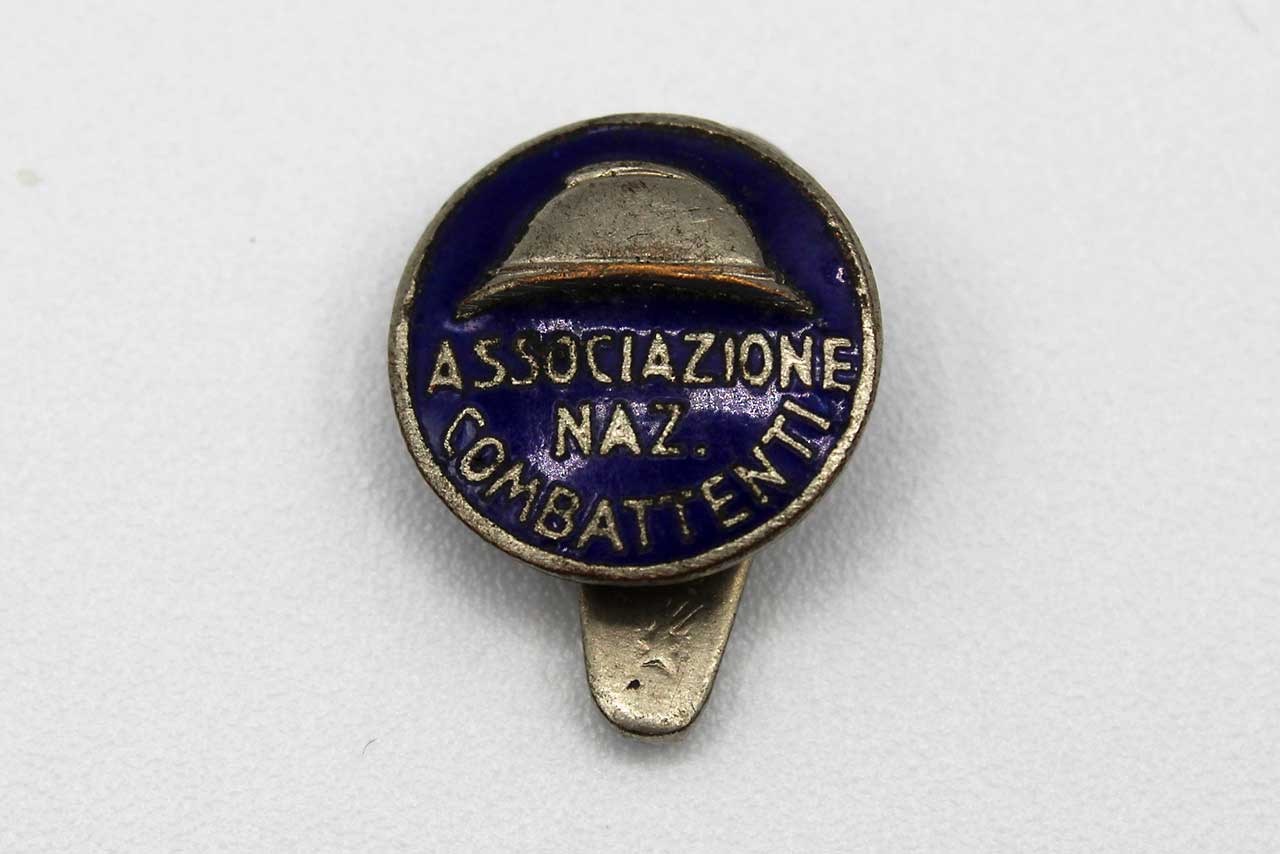 WW2 Italian Combat Veteran Lapel Pin . PIN3811 - Time Traveler Militaria