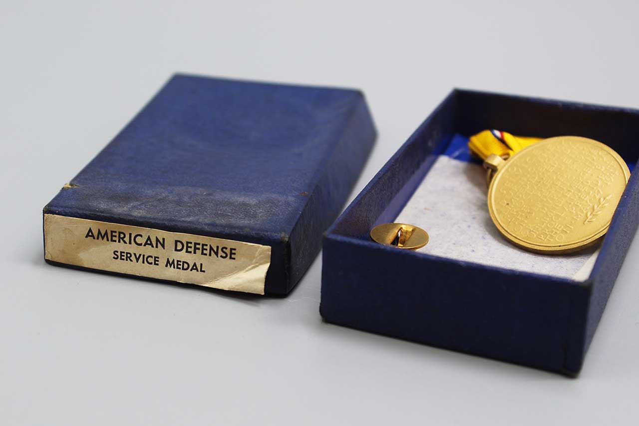 US WW2 American Defense Medal in Box . YMU4804 - Time Traveler Militaria