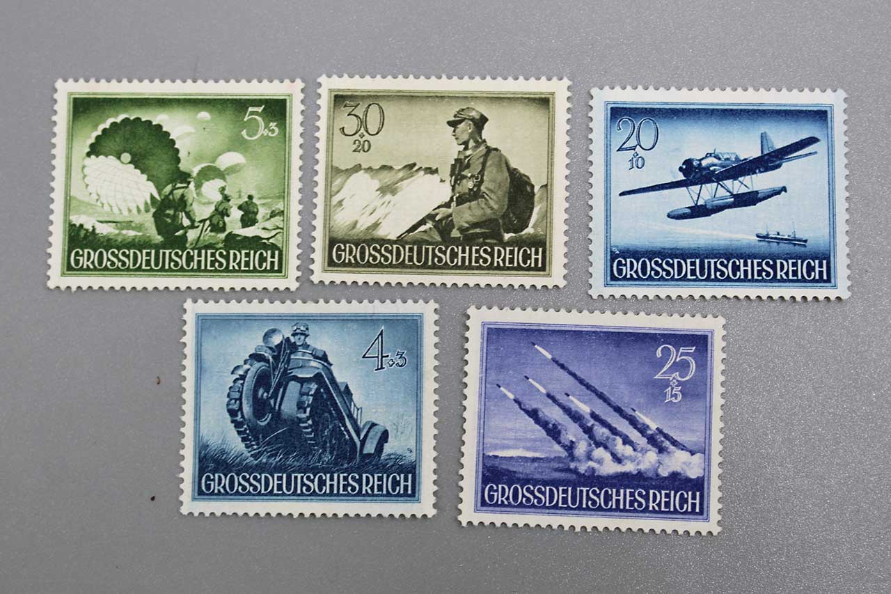 WW2 German Group of 5 Postage Stamps . GD992 - Time Traveler Militaria
