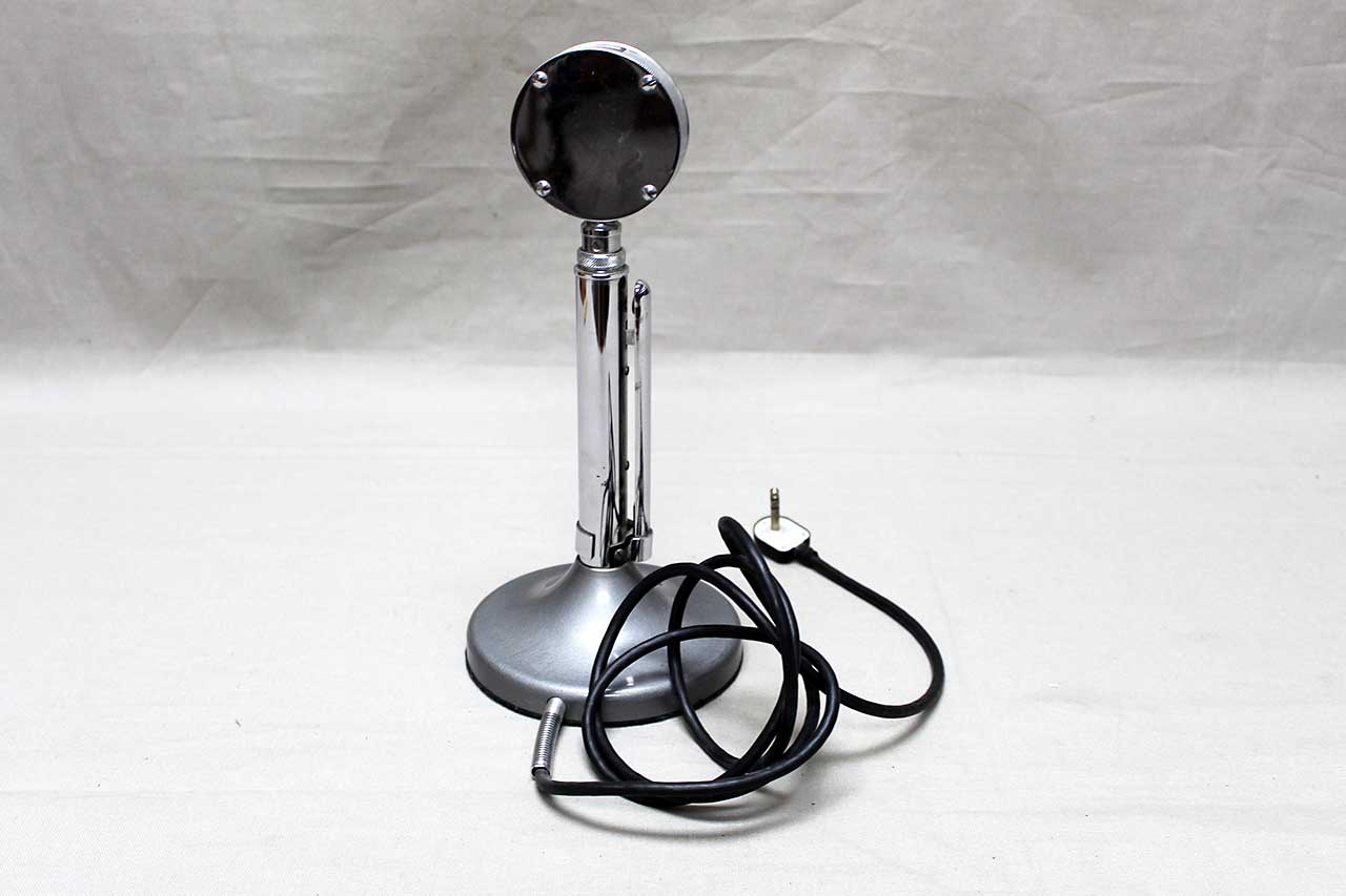 Vintage Radio Microphone . ANT1003cxcc - Time Traveler Militaria
