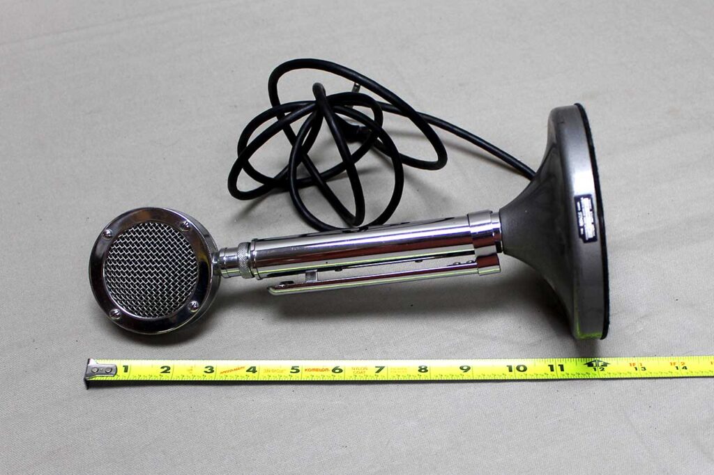 Vintage Radio Microphone . ANT1003cxcc - Time Traveler Militaria