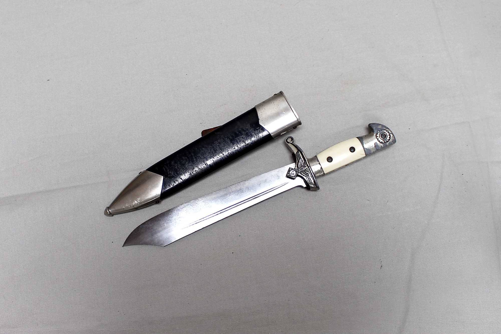 WW2 German Teno EM Hewer Eickhorn . D2104 - Time Traveler Militaria