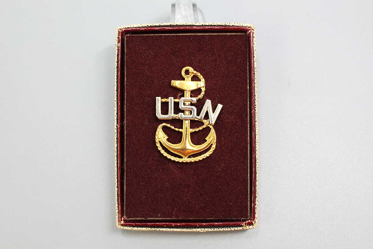 US Navy CPO Cap Insignia in Box . FLU4839 - Time Traveler Militaria