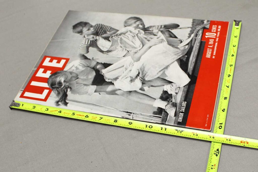 LIFE Magazine August 6, 1945 . BOOK218 - Time Traveler Militaria