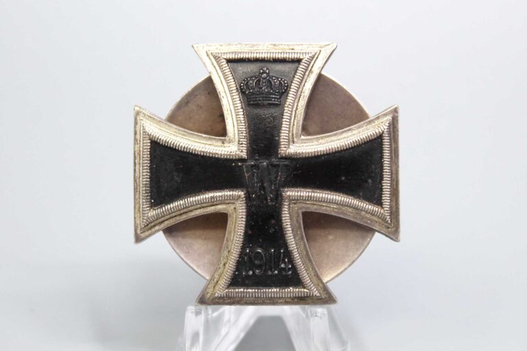 WW1 German Iron Cross Screw Back . GO5085 - Time Traveler Militaria