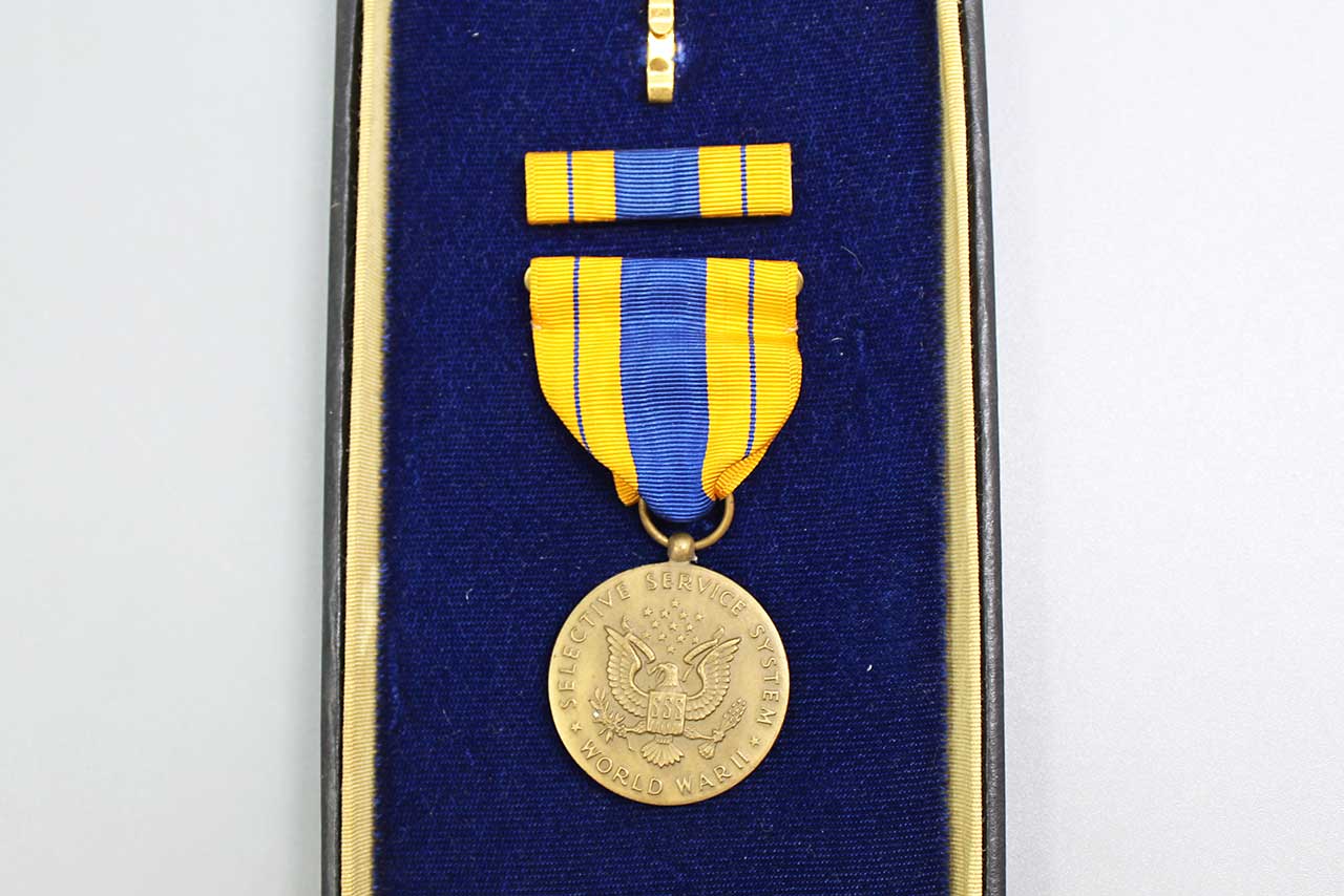 US Selective Service Medal in Case ww2 . YMU377 - Time Traveler Militaria