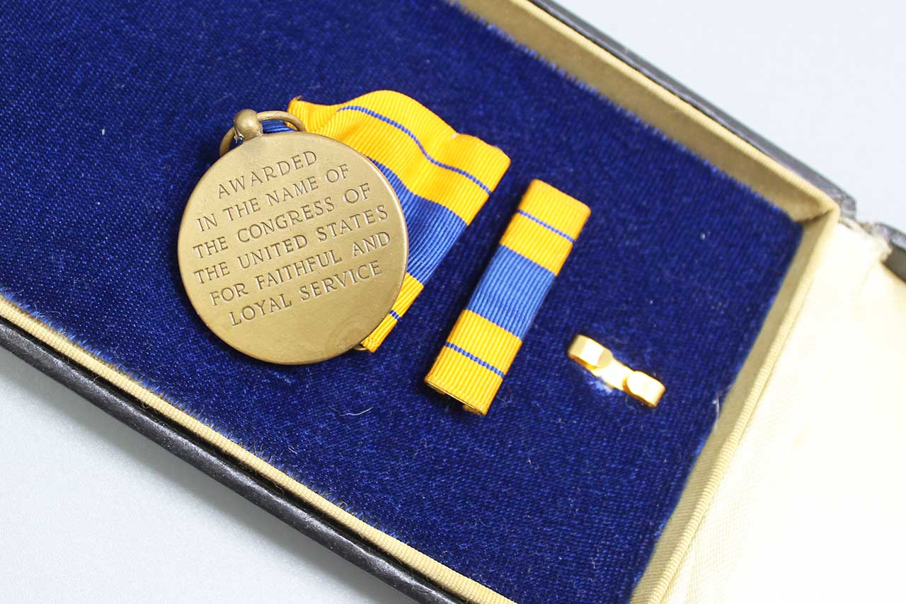 US Selective Service Medal in Case ww2 . YMU377 - Time Traveler Militaria