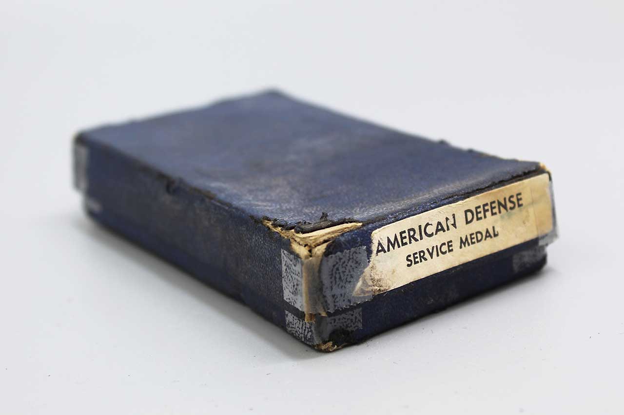 US WW2 American Defense Medal in Box . YMU4816 - Time Traveler Militaria