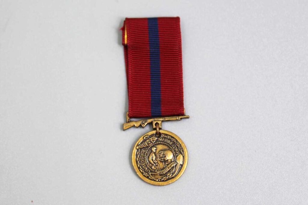 Miniature USMC Good Conduct Medal . YMU4820 - Time Traveler Militaria