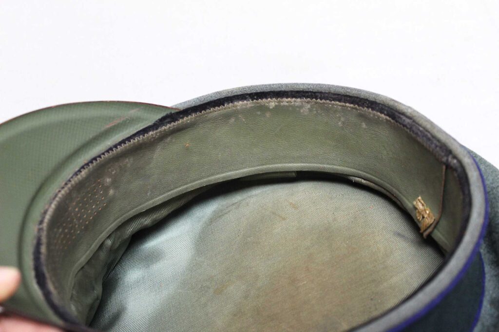 WW2 German Medical Officer Visor Cap . HG4097cxdw - Time Traveler Militaria