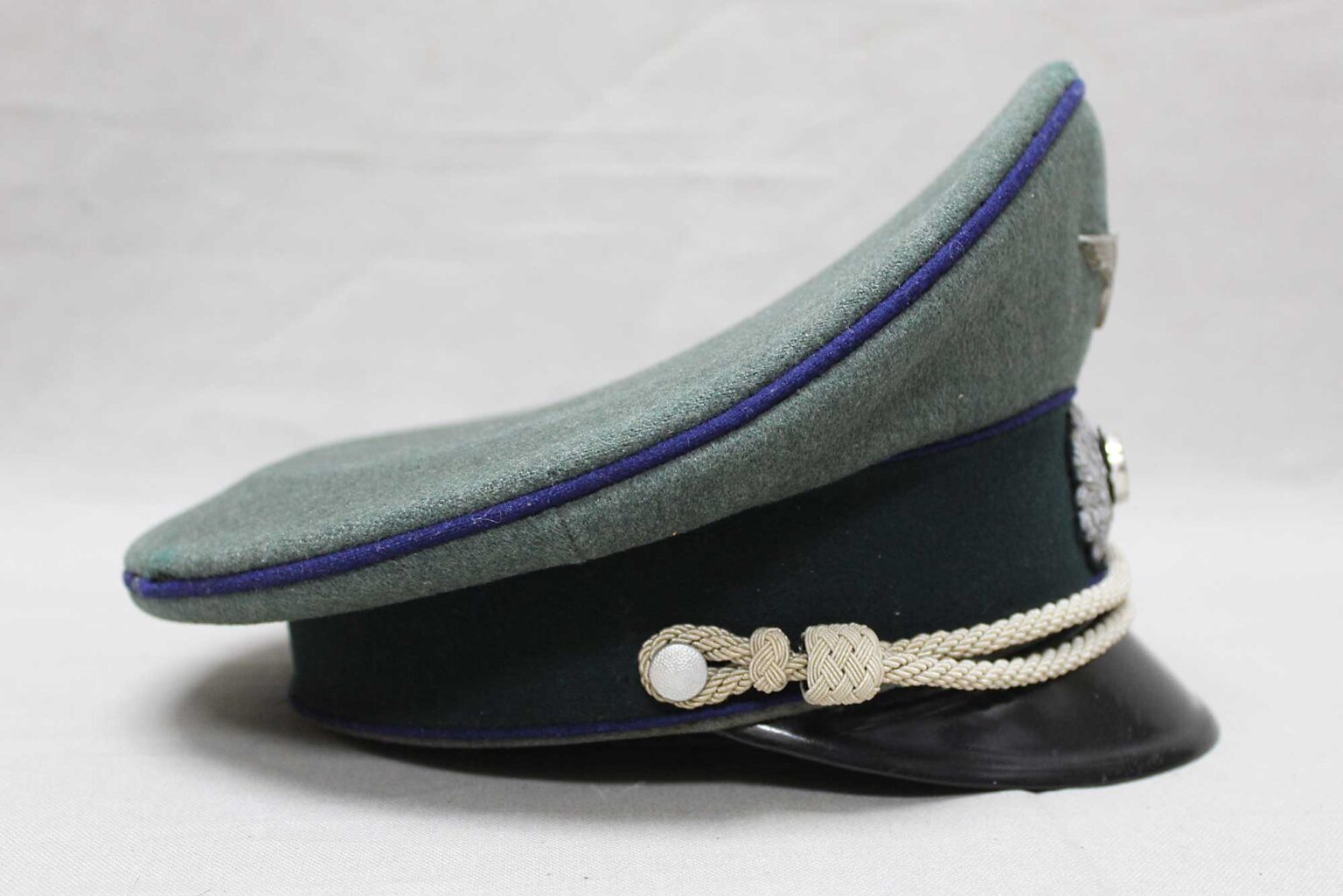 WW2 German Medical Officer Visor Cap . HG4097cxdw - Time Traveler Militaria