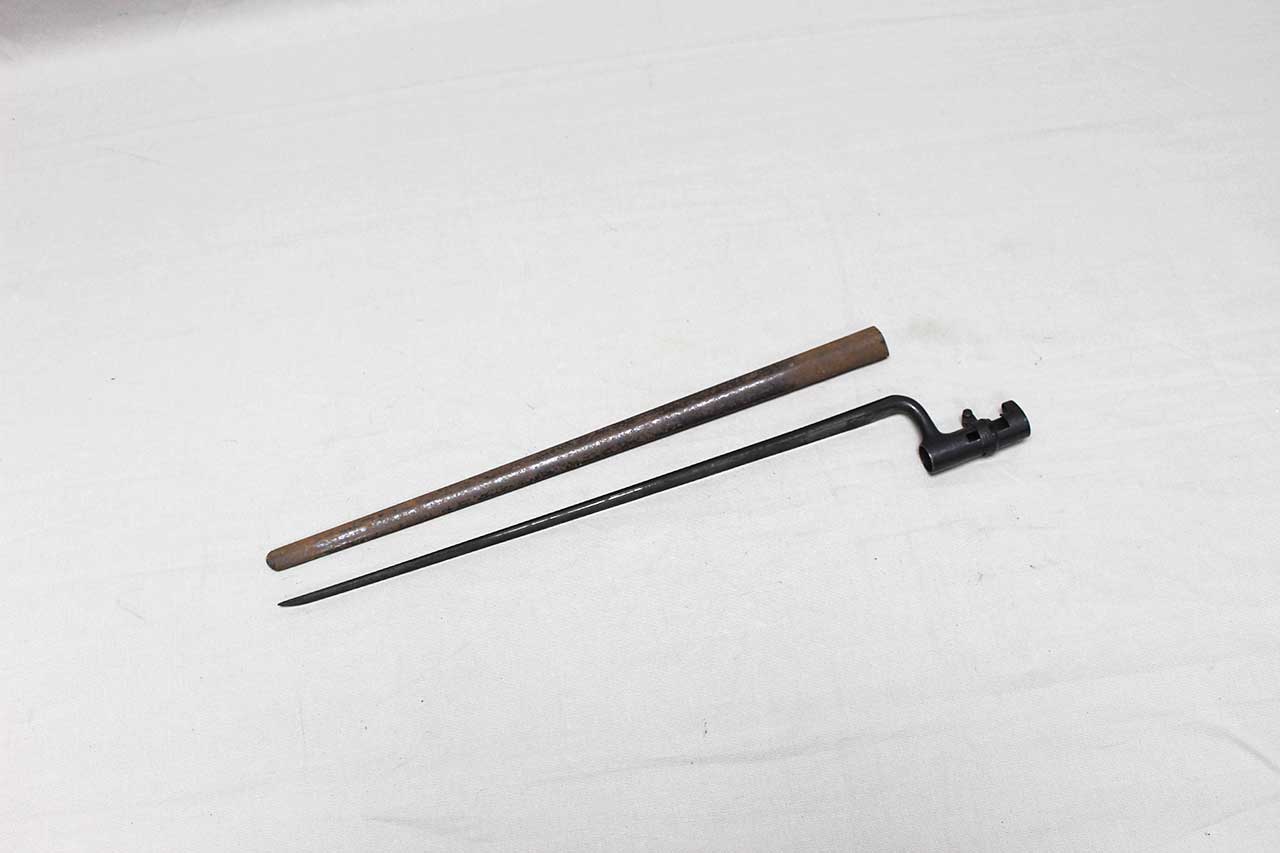 US Socket Bayonet with Scabbard . BAYO650 - Time Traveler Militaria