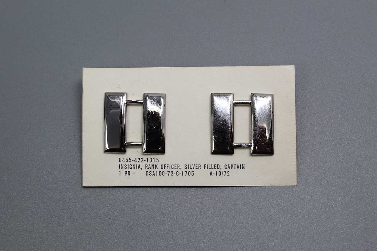 US Army Captain Rank Insignia Pair on Card 1972 . FLU490 - Time ...