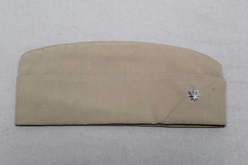 US Navy Garrison Cap CDR . HU1250 - Time Traveler Militaria