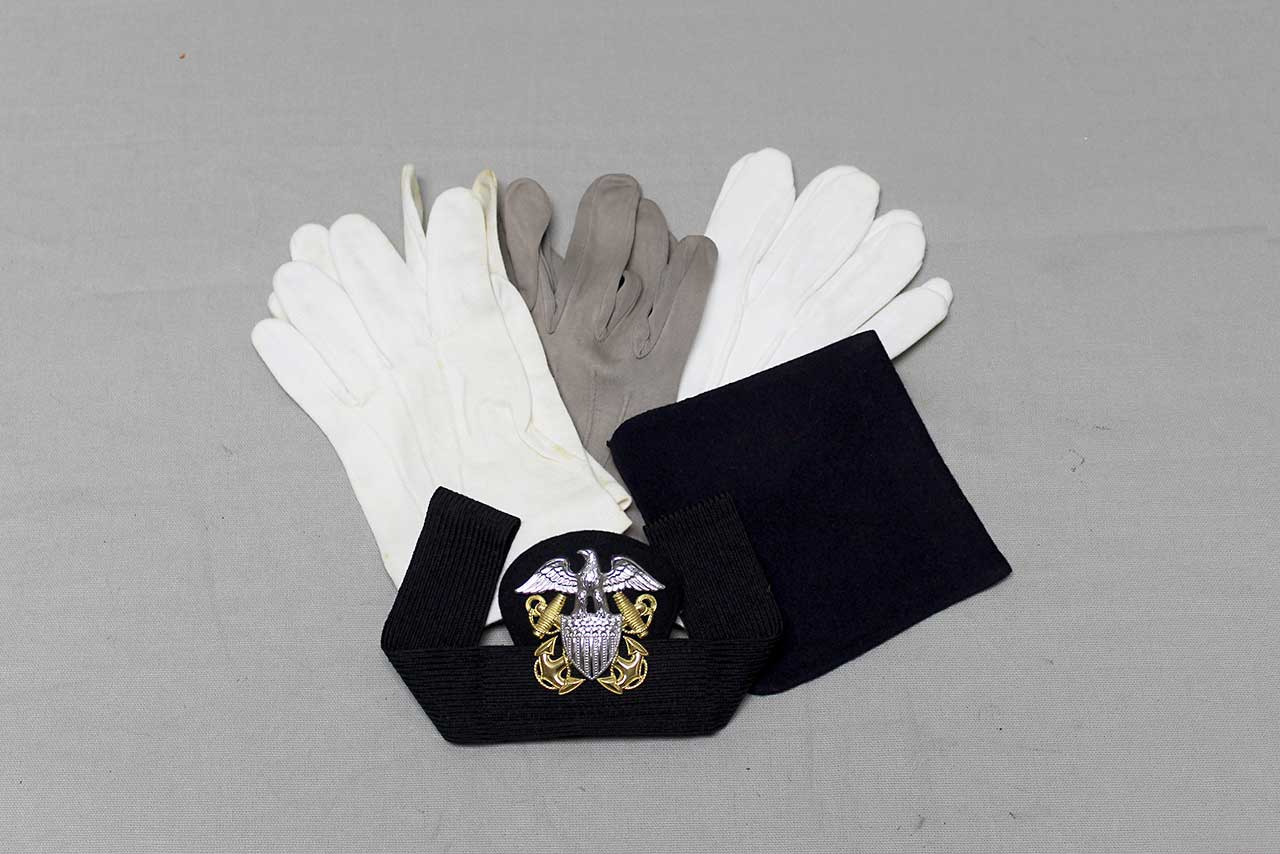 US Navy Group - Gloves and Officer Cap Insignia . FLU4800 - Time ...
