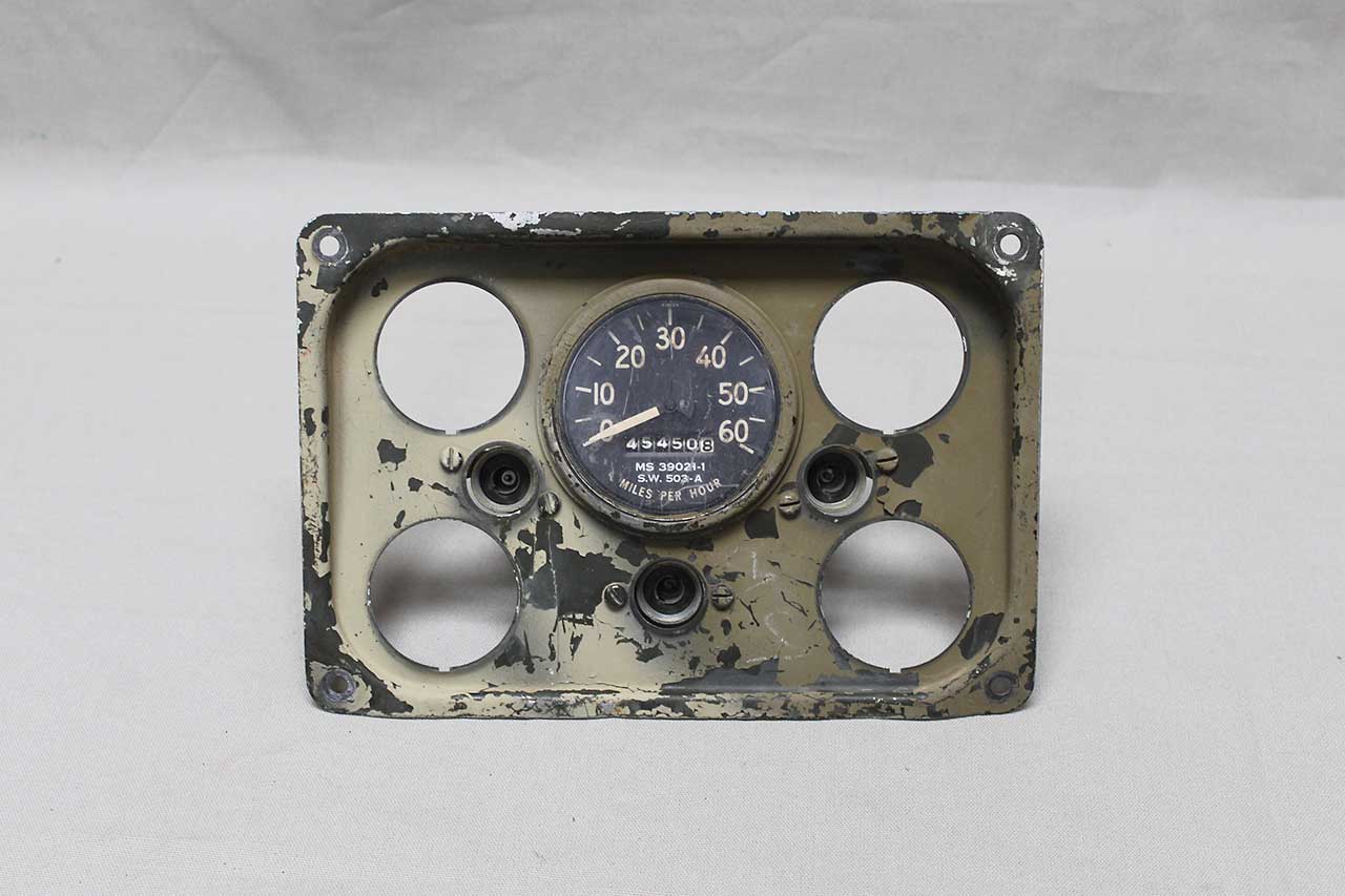 US Army Jeep Instrument Panel . FLU4908 - Time Traveler Militaria