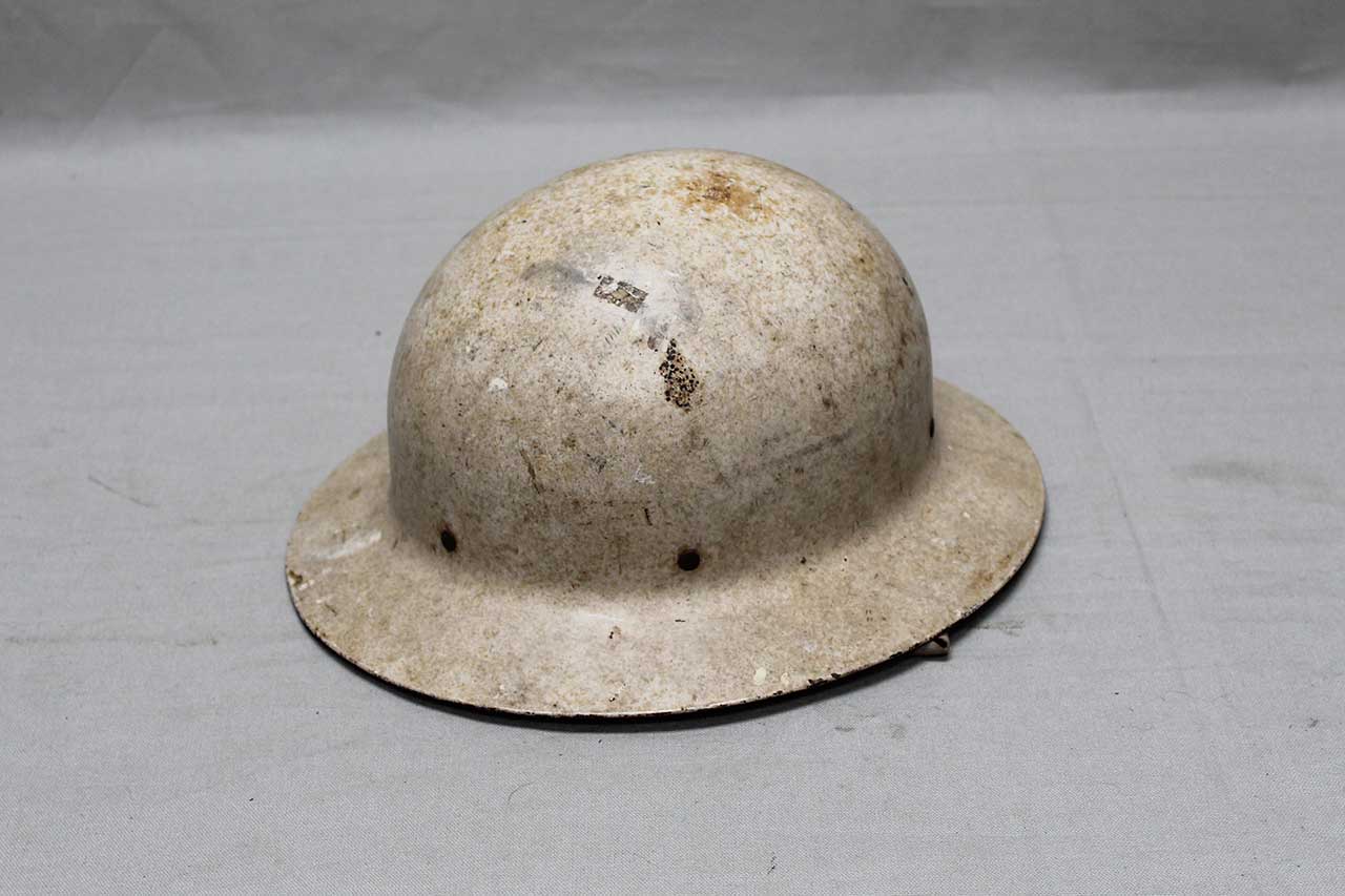US WW2 Civil Defense Helmet . HU1266 - Time Traveler Militaria