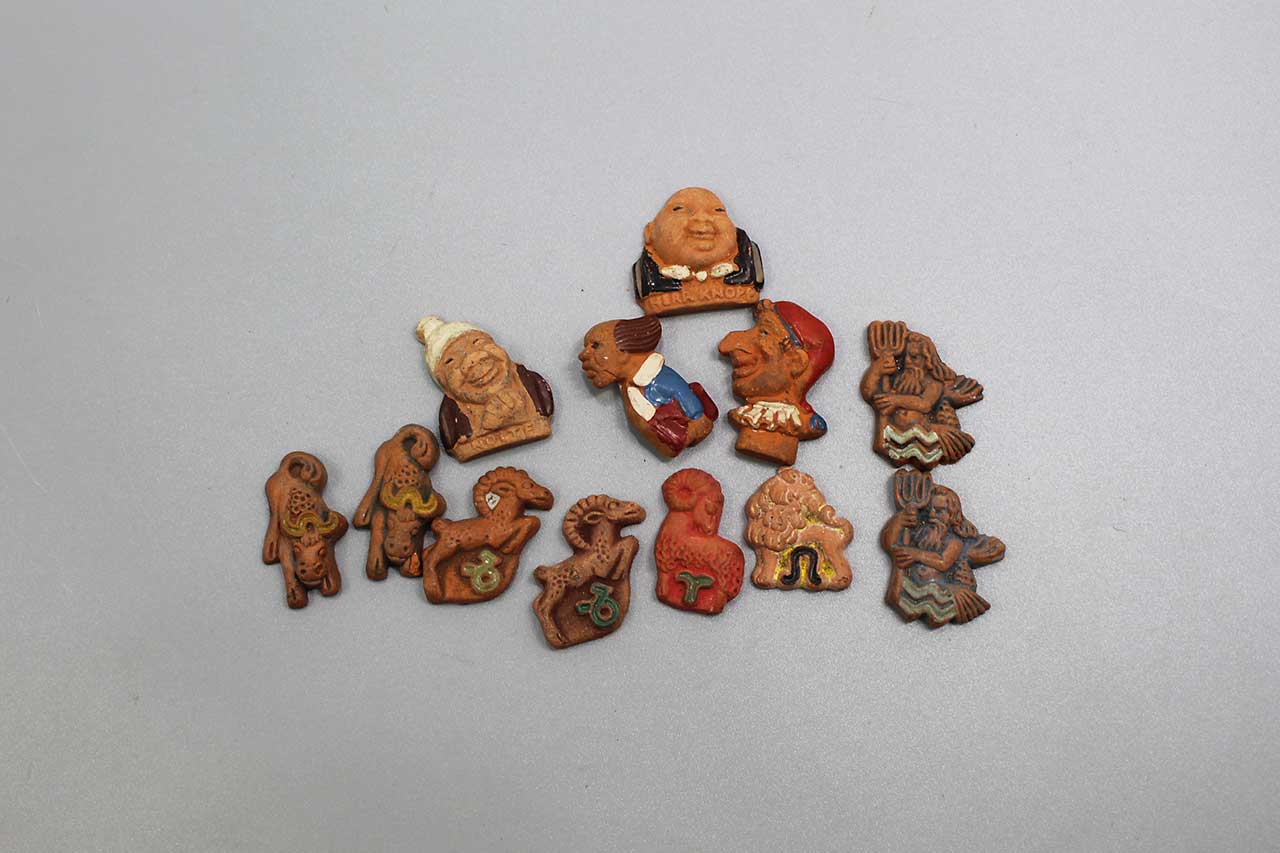 WW2 German Clay Series Group of 12 WHW Tinnies (No Pins) . PIN3827 ...