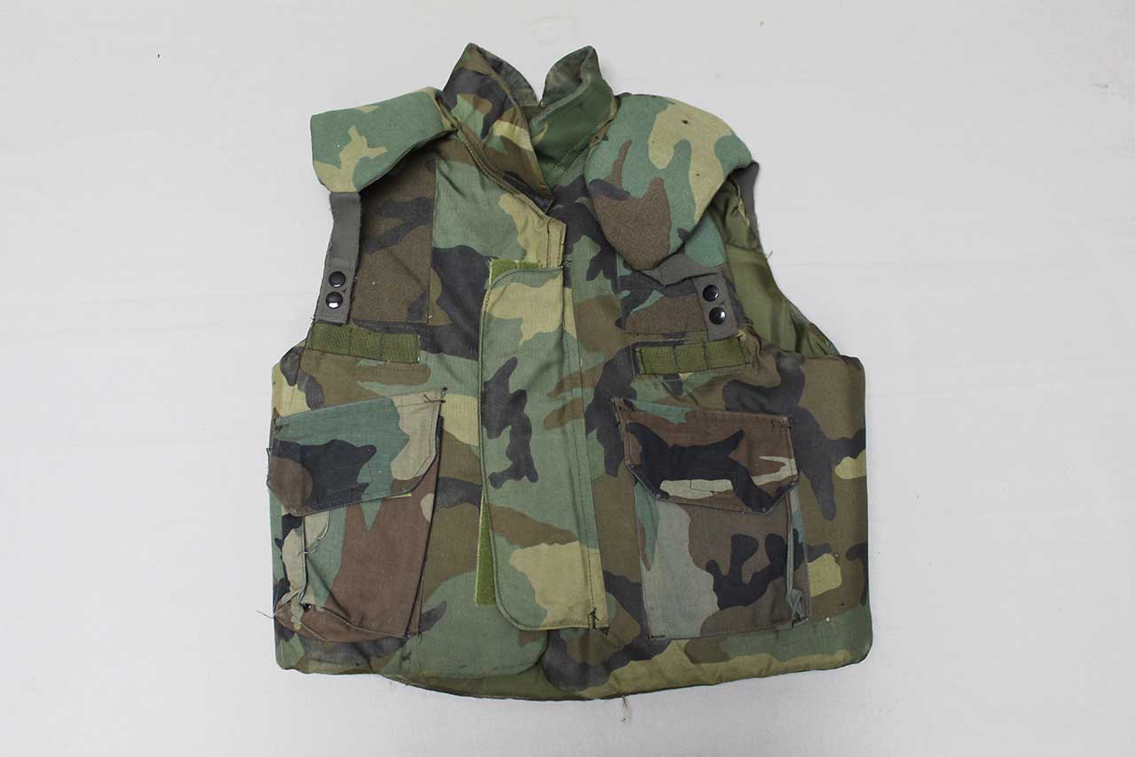 US Military Flak Vest - Medium . UA1294 - Time Traveler Militaria