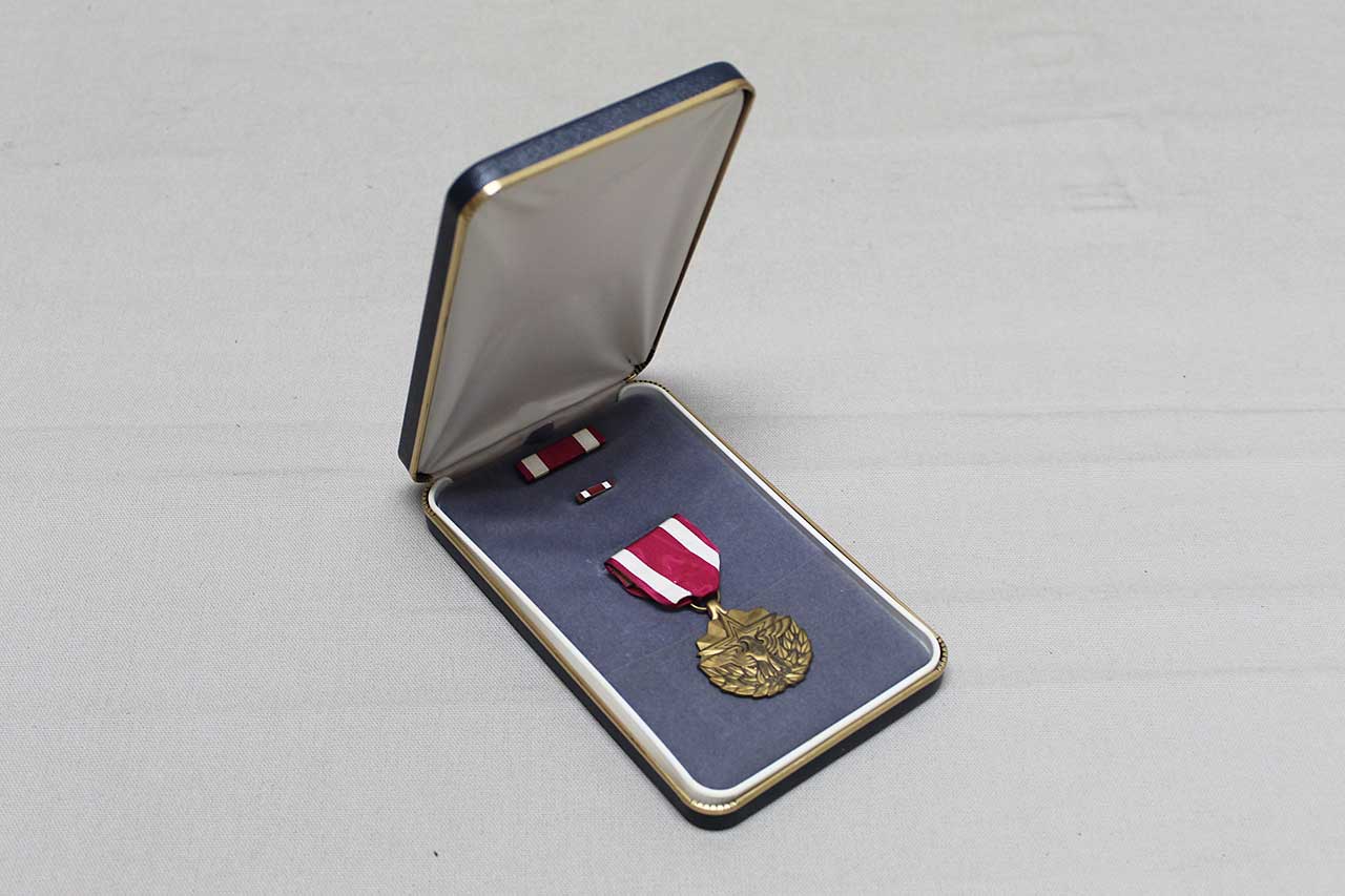 US Meritorious Service Medal in Case . YMU4866 - Time Traveler Militaria